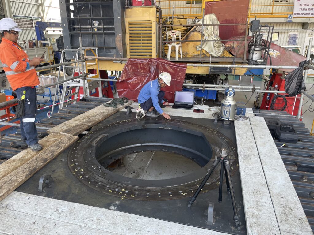 Onsite Machining of Upper and Lower swing bearing mounting surface of ...